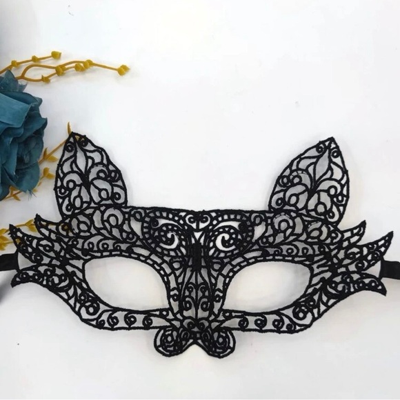 Accessories | Enchant In Elegance New Black Lace Masquerade Mask For ...